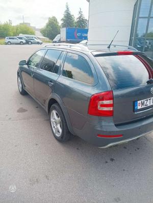 Pelēks Skoda Octavia Scout 2007 Viļņa, ar dzinēja tilpumu 2.00 L un nobraukumu 380 tūkst. km par 2150 €, foto 6 vietnē AUTOMOTO.COM.LV