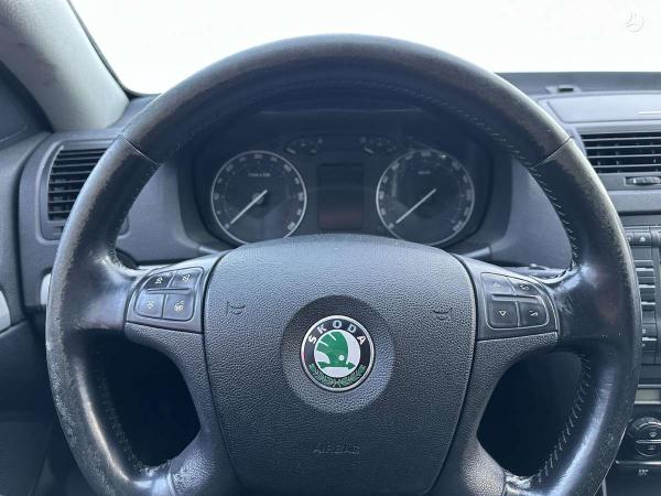 Pelēks Skoda Octavia Scout 2007 Kauņa, ar dzinēja tilpumu 1.97 L un nobraukumu 456 tūkst. km par 1350 €, foto 11 vietnē AUTOMOTO.COM.LV