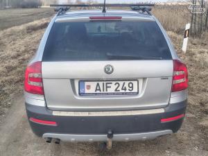 Grey Skoda Octavia Scout 2007 in Marijampole, with an engine capacity of 2.00 L and mileage of 298 thousand km for 2800 €, photo 2 on AUTOMOTO.COM.LV