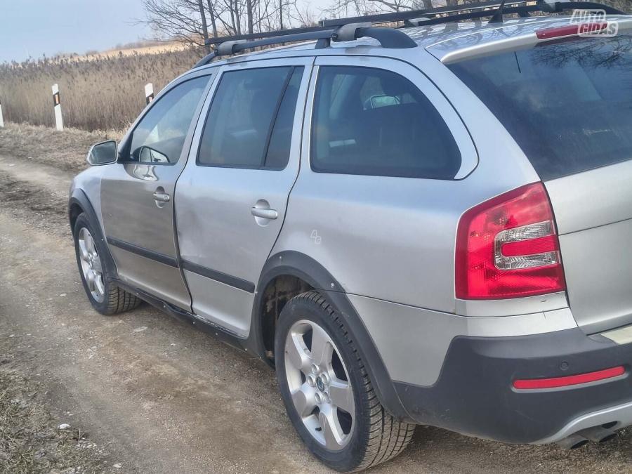 Grey Skoda Octavia Scout 2007 in Marijampole, with an engine capacity of 2.00 L and mileage of 298 thousand km for 2800 €, photo 4 on AUTOMOTO.COM.LV