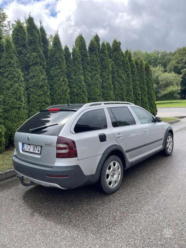 Pelēks Skoda Octavia Scout 2007 Kauņa, ar dzinēja tilpumu 2.00 L un nobraukumu 320 tūkst. km par 1450 €, foto 4 vietnē AUTOMOTO.COM.LV