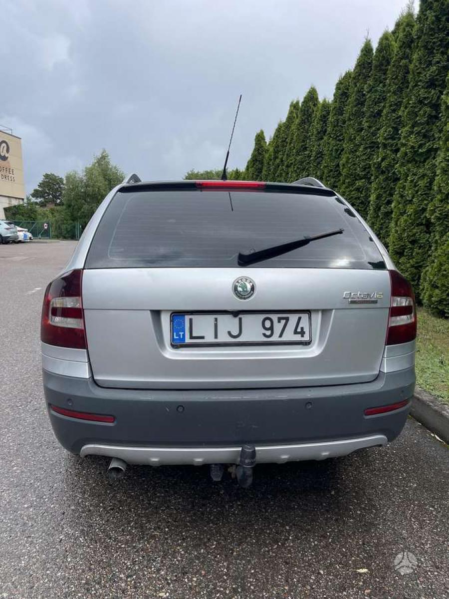 Grey Skoda Octavia Scout 2007 in Kaunas, with an engine capacity of 2.00 L and mileage of 320 thousand km for 1450 €, photo 7 on AUTOMOTO.COM.LV
