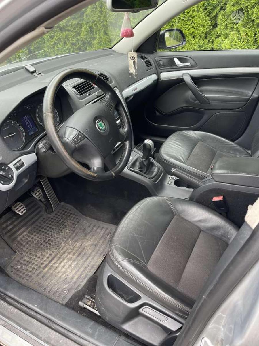 Grey Skoda Octavia Scout 2007 in Kaunas, with an engine capacity of 2.00 L and mileage of 320 thousand km for 1450 €, photo 9 on AUTOMOTO.COM.LV