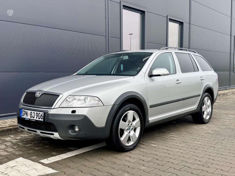 Grey Skoda Octavia Scout 2008 in Vilnius, with an engine capacity of 1.99 L and mileage of 280 thousand km for 4790 €, photo 1 on AUTOMOTO.COM.LV