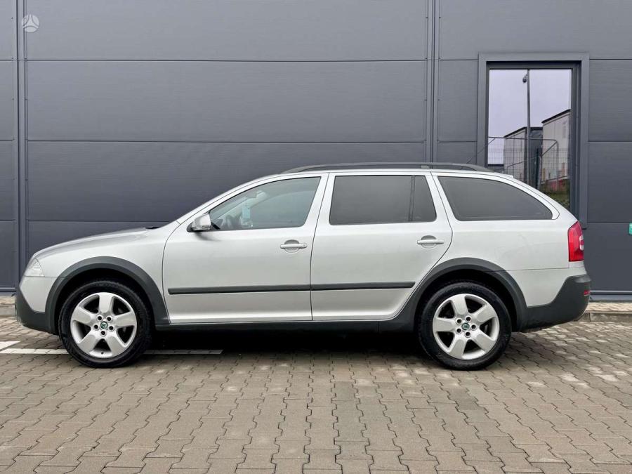 Grey Skoda Octavia Scout 2008 in Vilnius, with an engine capacity of 1.99 L and mileage of 280 thousand km for 4790 €, photo 2 on AUTOMOTO.COM.LV