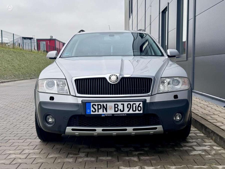 Grey Skoda Octavia Scout 2008 in Vilnius, with an engine capacity of 1.99 L and mileage of 280 thousand km for 4790 €, photo 5 on AUTOMOTO.COM.LV