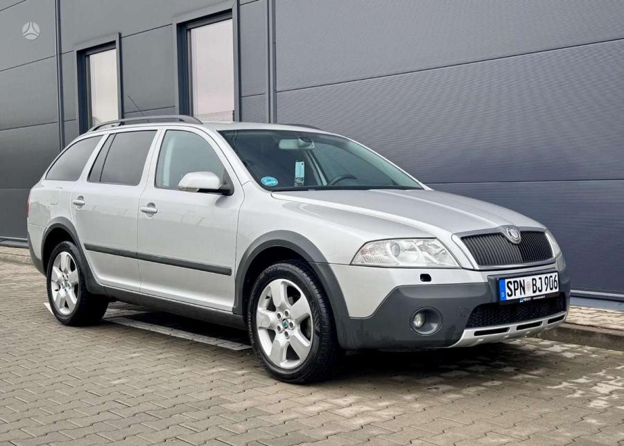 Grey Skoda Octavia Scout 2008 in Vilnius, with an engine capacity of 1.99 L and mileage of 280 thousand km for 4790 €, photo 8 on AUTOMOTO.COM.LV