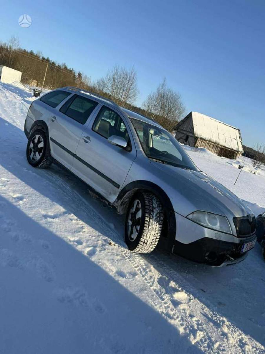 Grey Skoda Octavia Scout 2008 in Vilnius, with an engine capacity of 1.98 L and mileage of 365 thousand km for 2350 €, photo 10 on AUTOMOTO.COM.LV