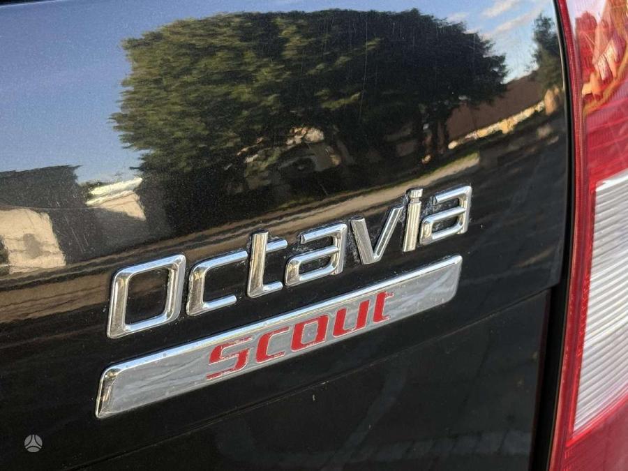 Pelēks Skoda Octavia Scout 2012 Viļņa, ar dzinēja tilpumu 2.00 L un nobraukumu 285 tūkst. km par 4950 €, foto 24 vietnē AUTOMOTO.COM.LV