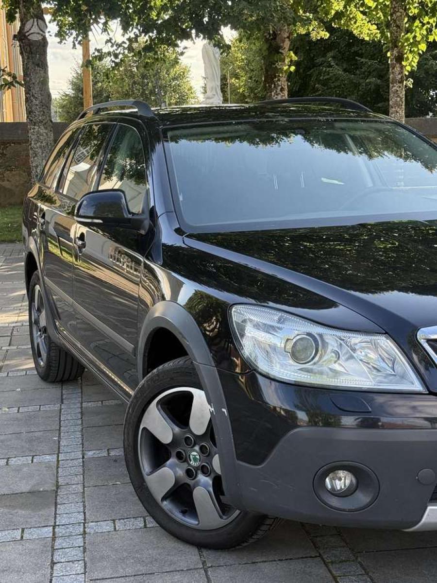 Pelēks Skoda Octavia Scout 2012 Viļņa, ar dzinēja tilpumu 2.00 L un nobraukumu 285 tūkst. km par 4950 €, foto 29 vietnē AUTOMOTO.COM.LV
