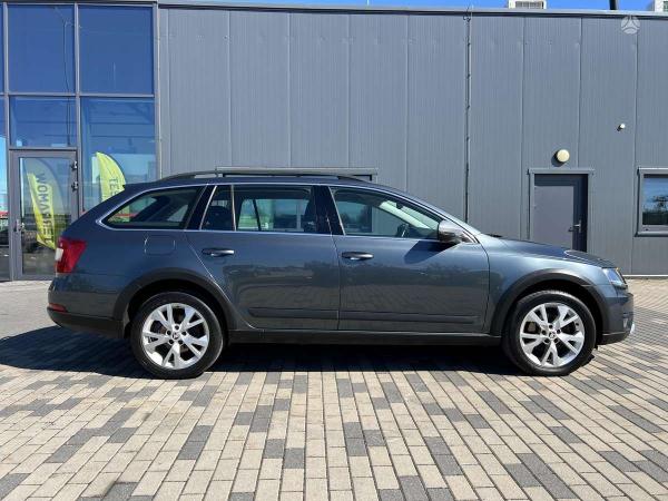 Grey Skoda Octavia Scout 2015 in Siauliai, with an engine capacity of 1.97 L and mileage of 241 thousand km for 8700 €, photo 4 on AUTOMOTO.COM.LV