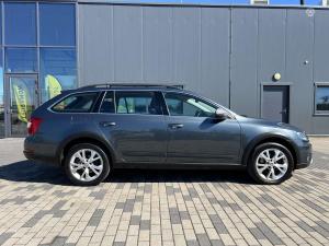 Grey Skoda Octavia Scout 2015 in Siauliai, with an engine capacity of 1.97 L and mileage of 241 thousand km for 8700 €, photo 5 on AUTOMOTO.COM.LV