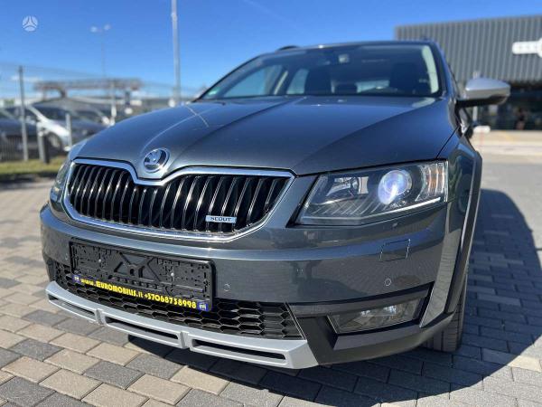 Grey Skoda Octavia Scout 2015 in Siauliai, with an engine capacity of 1.97 L and mileage of 241 thousand km for 8700 €, photo 10 on AUTOMOTO.COM.LV