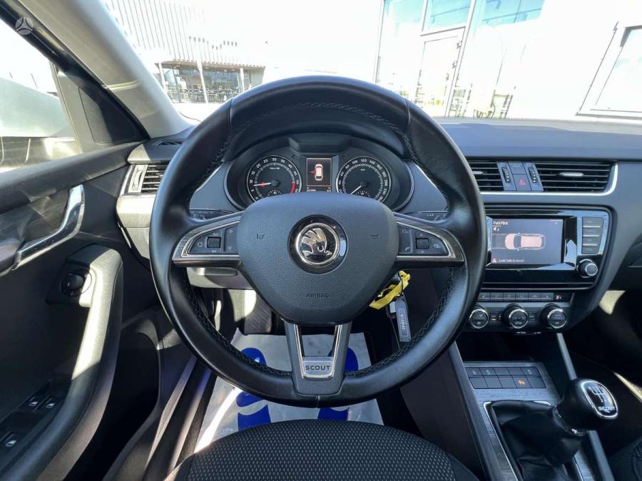 Grey Skoda Octavia Scout 2015 in Siauliai, with an engine capacity of 1.97 L and mileage of 241 thousand km for 8700 €, photo 15 on AUTOMOTO.COM.LV