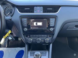 Grey Skoda Octavia Scout 2015 in Siauliai, with an engine capacity of 1.97 L and mileage of 241 thousand km for 8700 €, photo 17 on AUTOMOTO.COM.LV