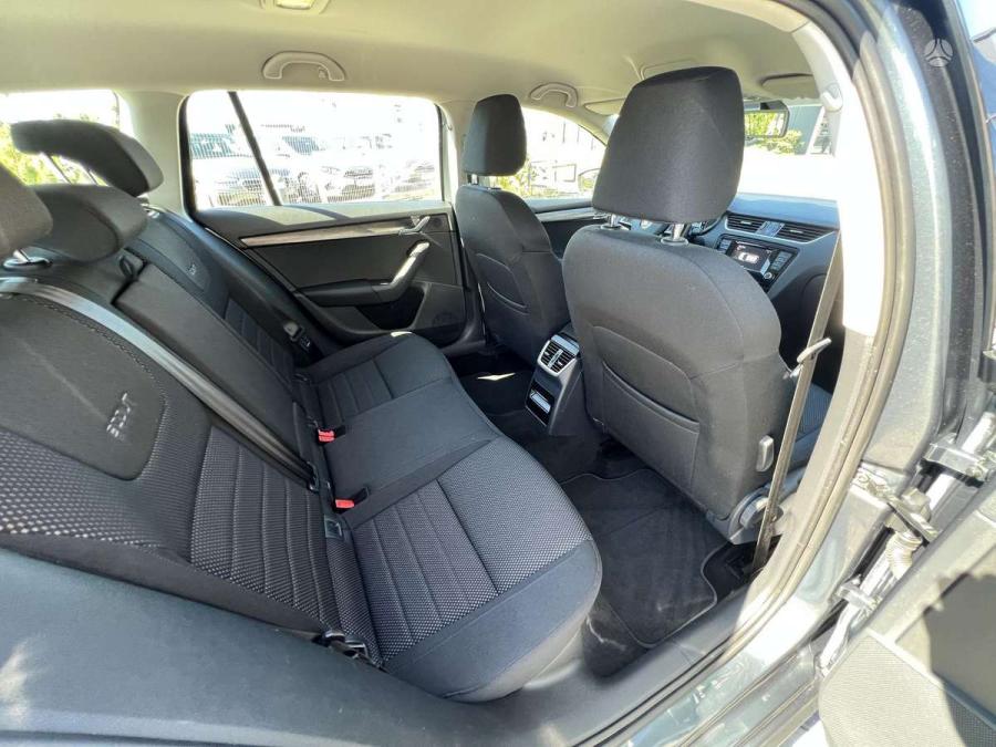 Grey Skoda Octavia Scout 2015 in Siauliai, with an engine capacity of 1.97 L and mileage of 241 thousand km for 8700 €, photo 19 on AUTOMOTO.COM.LV
