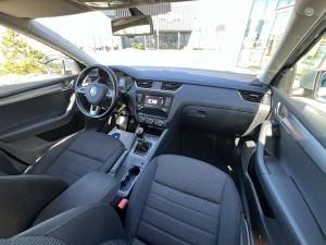 Grey Skoda Octavia Scout 2015 in Siauliai, with an engine capacity of 1.97 L and mileage of 241 thousand km for 8700 €, photo 21 on AUTOMOTO.COM.LV
