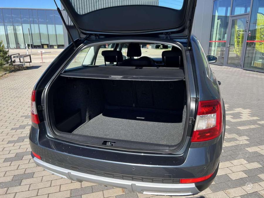 Grey Skoda Octavia Scout 2015 in Siauliai, with an engine capacity of 1.97 L and mileage of 241 thousand km for 8700 €, photo 22 on AUTOMOTO.COM.LV