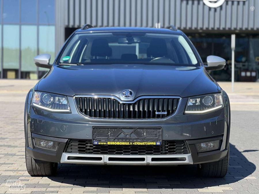 Grey Skoda Octavia Scout 2015 in Siauliai, with an engine capacity of 2.00 L and mileage of 241 thousand km for 8700 €, photo 4 on AUTOMOTO.COM.LV