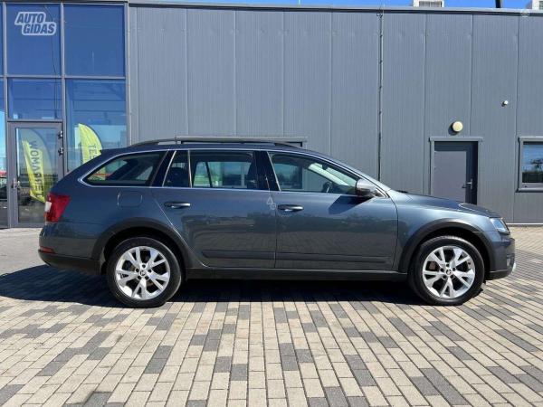 Grey Skoda Octavia Scout 2015 in Siauliai, with an engine capacity of 2.00 L and mileage of 241 thousand km for 8700 €, photo 4 on AUTOMOTO.COM.LV
