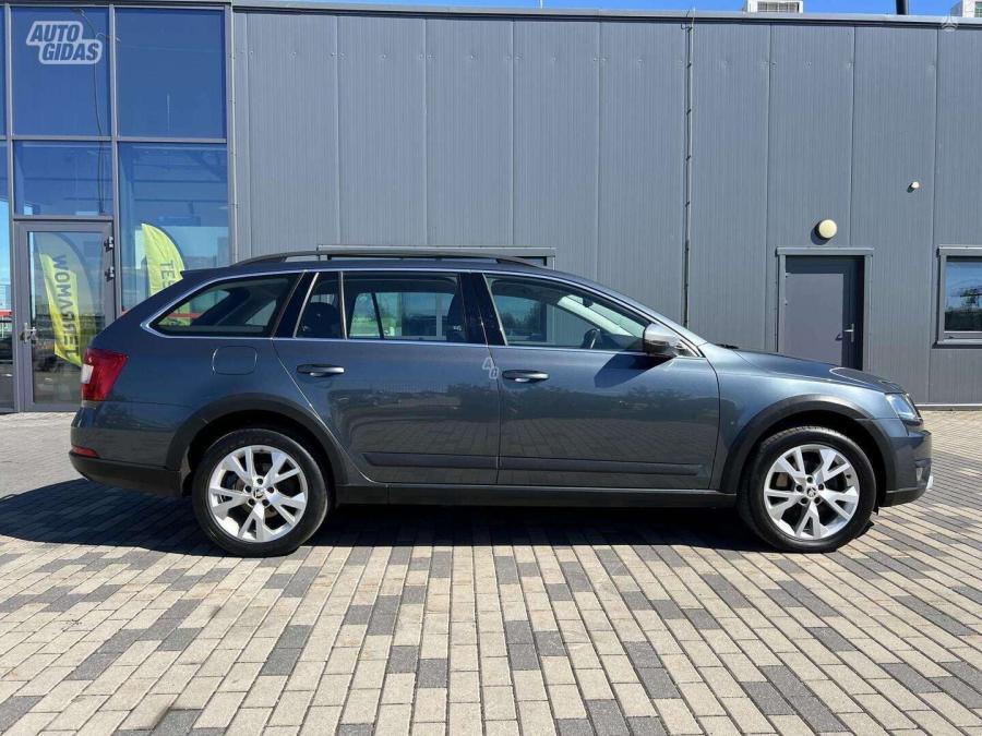 Grey Skoda Octavia Scout 2015 in Siauliai, with an engine capacity of 2.00 L and mileage of 241 thousand km for 8700 €, photo 5 on AUTOMOTO.COM.LV