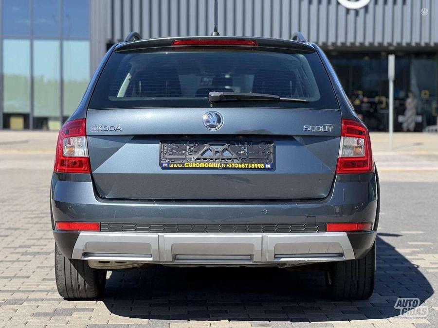 Grey Skoda Octavia Scout 2015 in Siauliai, with an engine capacity of 2.00 L and mileage of 241 thousand km for 8700 €, photo 7 on AUTOMOTO.COM.LV