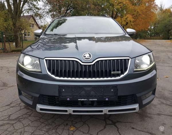 Шкода Октавия Скаут 2015 в Шяуляй на AUTOMOTO.COM.LV Серый Шкода Октавия Скаут 2015 в Шяуляй, объемом двигателя 1.97 л и пробегом 307 тыс. км за 6650 €, фото 3 на AUTOMOTO.COM.LV