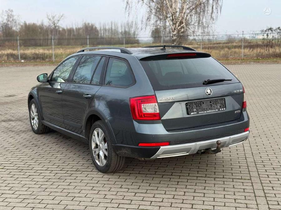 Grey Skoda Octavia Scout 2016 in Marijampole, with an engine capacity of 1.97 L and mileage of 310 thousand km for 6700 €, photo 3 on AUTOMOTO.COM.LV