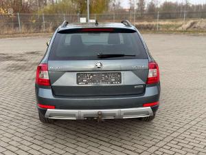 Grey Skoda Octavia Scout 2016 in Marijampole, with an engine capacity of 1.97 L and mileage of 310 thousand km for 6700 €, photo 4 on AUTOMOTO.COM.LV