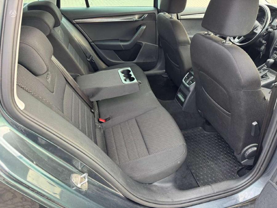 Grey Skoda Octavia Scout 2016 in Marijampole, with an engine capacity of 1.97 L and mileage of 310 thousand km for 6700 €, photo 13 on AUTOMOTO.COM.LV