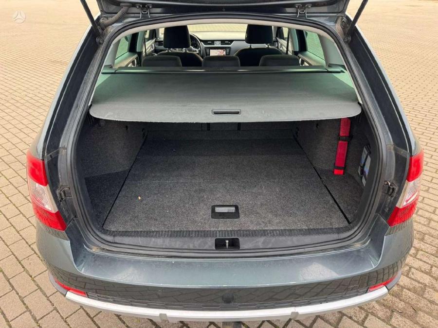 Grey Skoda Octavia Scout 2016 in Marijampole, with an engine capacity of 1.97 L and mileage of 310 thousand km for 6700 €, photo 14 on AUTOMOTO.COM.LV