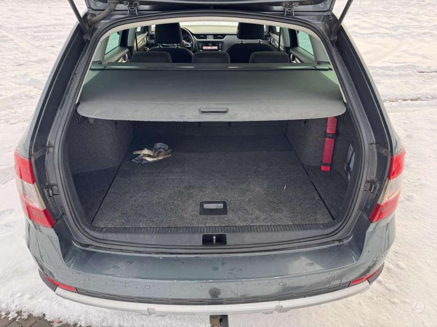 Grey Skoda Octavia Scout 2016 in Marijampole, with an engine capacity of 1.97 L and mileage of 310 thousand km for 6600 €, photo 14 on AUTOMOTO.COM.LV