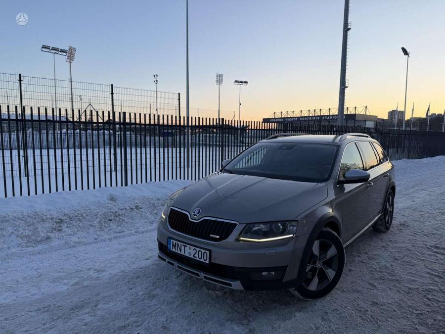 Pelēks Skoda Octavia Scout 2016 Jonava, ar dzinēja tilpumu 2.00 L un nobraukumu 279 tūkst. km par 8799 €, foto 1 vietnē AUTOMOTO.COM.LV