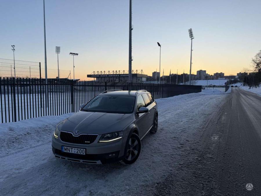 Pelēks Skoda Octavia Scout 2016 Jonava, ar dzinēja tilpumu 2.00 L un nobraukumu 279 tūkst. km par 8799 €, foto 2 vietnē AUTOMOTO.COM.LV