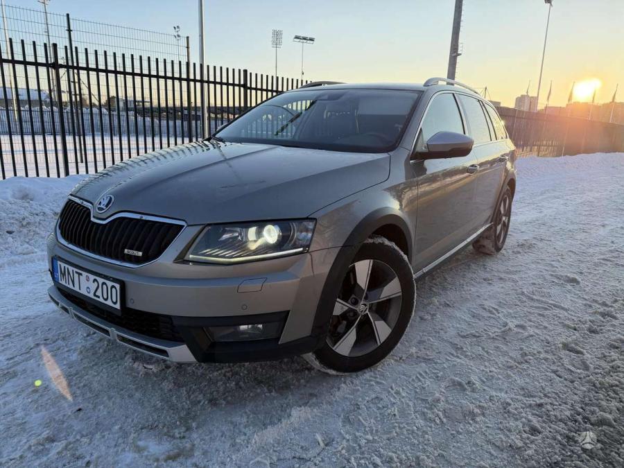 Pelēks Skoda Octavia Scout 2016 Jonava, ar dzinēja tilpumu 2.00 L un nobraukumu 279 tūkst. km par 8799 €, foto 4 vietnē AUTOMOTO.COM.LV