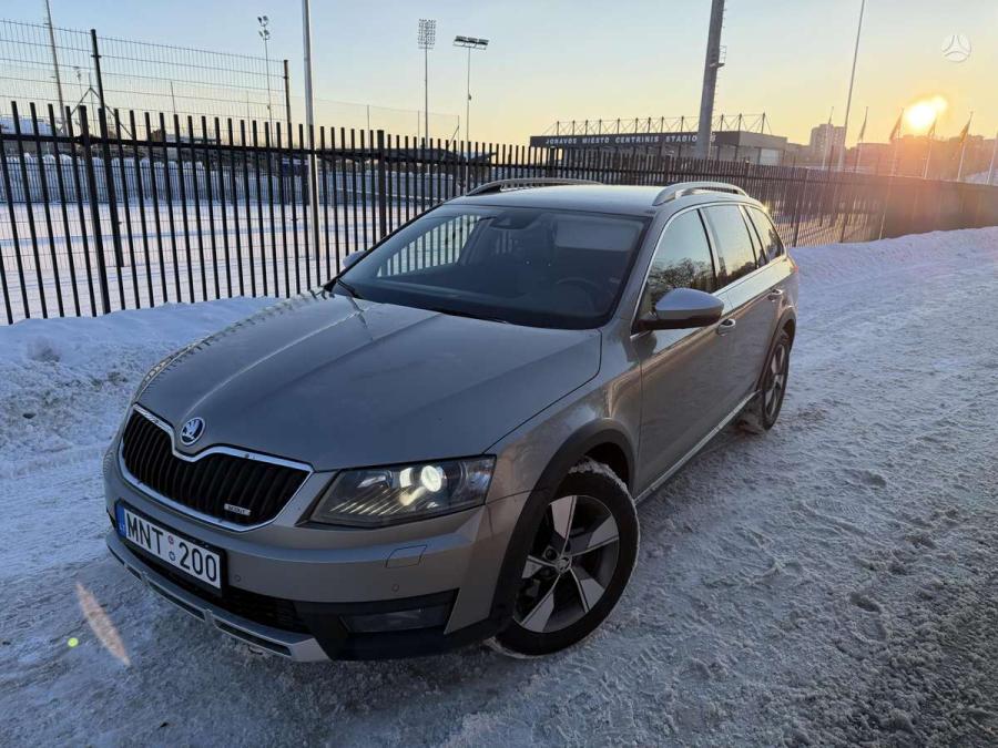 Pelēks Skoda Octavia Scout 2016 Jonava, ar dzinēja tilpumu 2.00 L un nobraukumu 279 tūkst. km par 8799 €, foto 5 vietnē AUTOMOTO.COM.LV