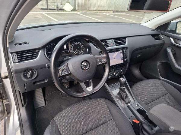 Pelēks Skoda Octavia Scout 2016 Viļņa, ar dzinēja tilpumu 2.00 L un nobraukumu 171 tūkst. km par 10500 €, foto 10 vietnē AUTOMOTO.COM.LV
