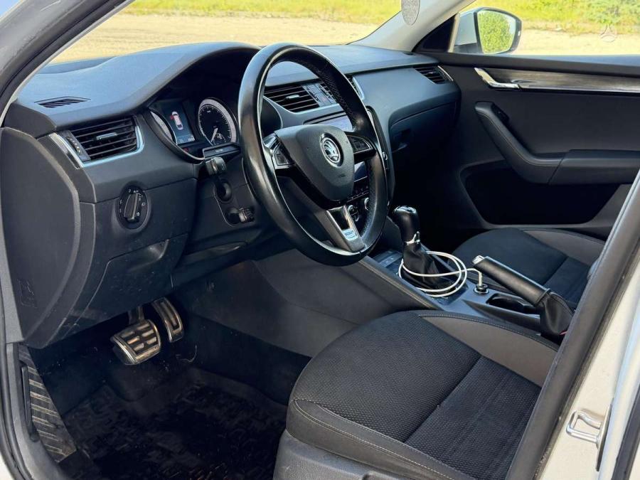 Pelēks Skoda Octavia Scout 2017 Šalčininkai, ar dzinēja tilpumu 2.00 L un nobraukumu 300 tūkst. km par 10999 €, foto 8 vietnē AUTOMOTO.COM.LV