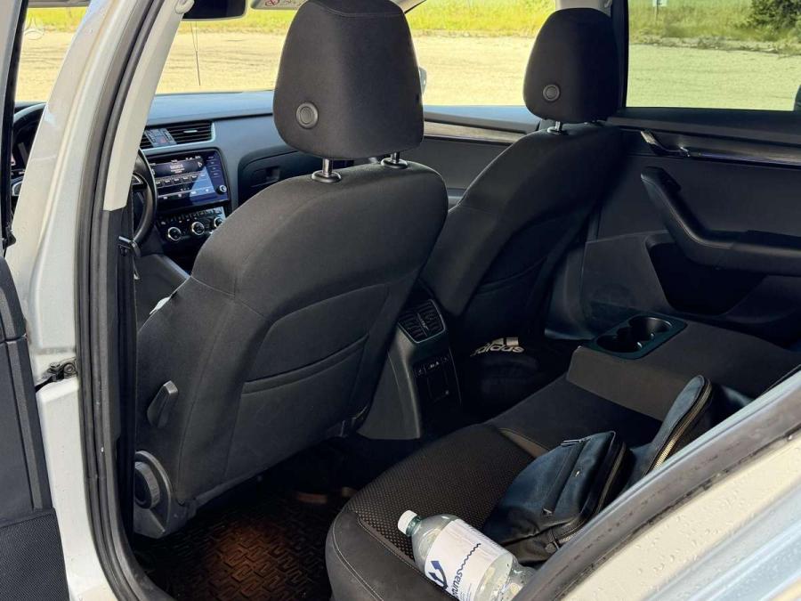 Pelēks Skoda Octavia Scout 2017 Šalčininkai, ar dzinēja tilpumu 2.00 L un nobraukumu 300 tūkst. km par 10999 €, foto 9 vietnē AUTOMOTO.COM.LV
