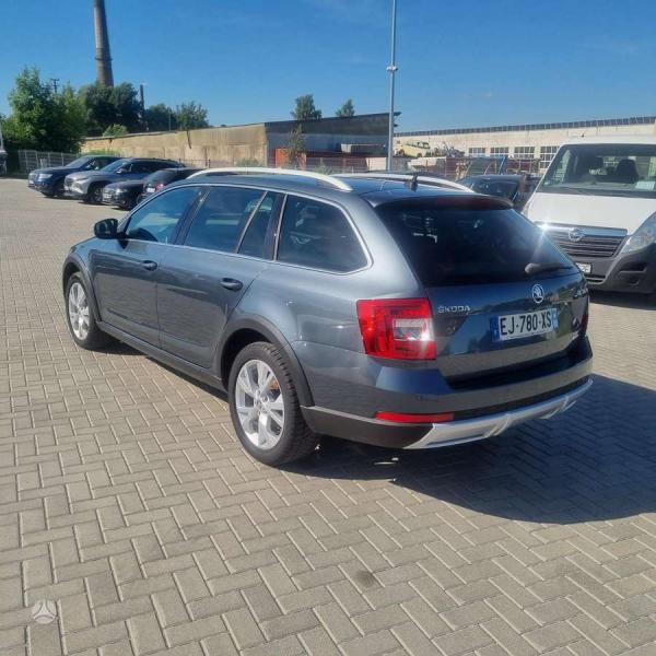 Grey Skoda Octavia Scout 2017 in Taurage, with an engine capacity of 2.00 L and mileage of 324 thousand km for 8300 €, photo 4 on AUTOMOTO.COM.LV