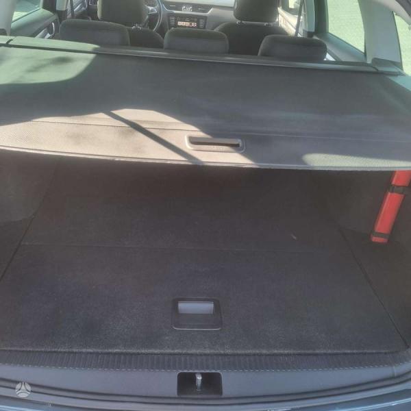 Grey Skoda Octavia Scout 2017 in Taurage, with an engine capacity of 2.00 L and mileage of 324 thousand km for 8300 €, photo 5 on AUTOMOTO.COM.LV