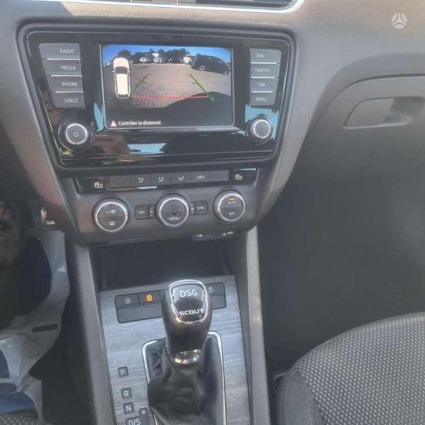 Grey Skoda Octavia Scout 2017 in Taurage, with an engine capacity of 2.00 L and mileage of 324 thousand km for 8300 €, photo 9 on AUTOMOTO.COM.LV