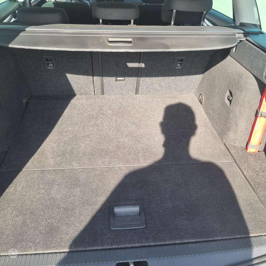 Grey Skoda Octavia Scout 2017 in Taurage, with an engine capacity of 2.00 L and mileage of 323 thousand km for 6950 €, photo 6 on AUTOMOTO.COM.LV