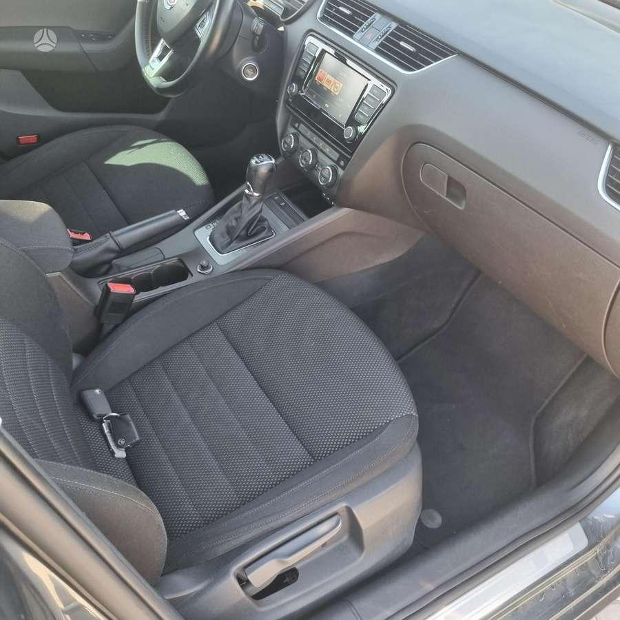 Grey Skoda Octavia Scout 2017 in Taurage, with an engine capacity of 2.00 L and mileage of 323 thousand km for 6950 €, photo 7 on AUTOMOTO.COM.LV