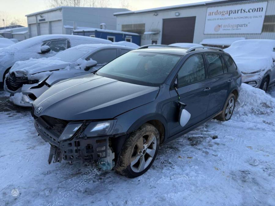 Серый Шкода Октавия Скаут 2018 в Каунас, объемом двигателя 1.97 л и пробегом 413 тыс. км за 6400 €, фото 1 на AUTOMOTO.COM.LV