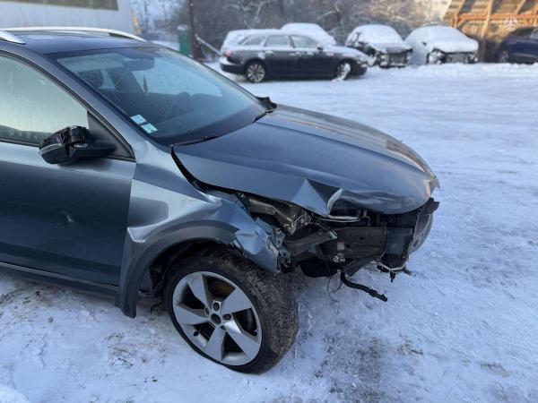 Grey Skoda Octavia Scout 2018 in Kaunas, with an engine capacity of 1.97 L and mileage of 413 thousand km for 6400 €, photo 3 on AUTOMOTO.COM.LV