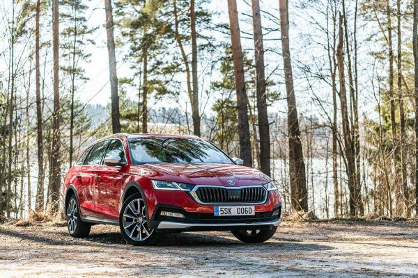 Sarkans Skoda Octavia Scout 2023 Viļņa, ar dzinēja tilpumu 2.00 L un nobraukumu 35 tūkst. km par 31300 €, foto 2 vietnē AUTOMOTO.COM.LV