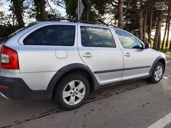 Шкода Октавия Скаут 2012 в Клайпеда на AUTOMOTO.COM.LV Шкода Октавия Скаут 2012 в Клайпеда, объемом двигателя 2.00 л и пробегом 286 тыс. км за 3899 €, фото 1 на AUTOMOTO.COM.LV