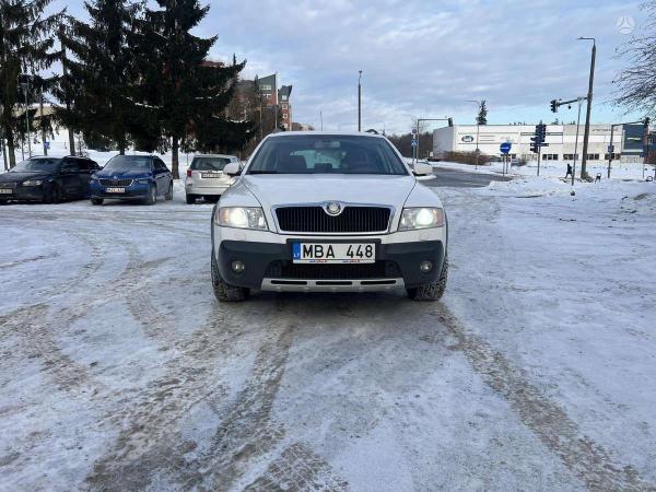 Balts Skoda Octavia Scout 2008 Viļņa, ar dzinēja tilpumu 1.97 L un nobraukumu 265 tūkst. km par 3200 €, foto 3 vietnē AUTOMOTO.COM.LV