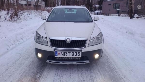 White Skoda Octavia Scout 2010 in Vilnius, with an engine capacity of 1.97 L and mileage of 289 thousand km for 4300 €, photo 1 on AUTOMOTO.COM.LV